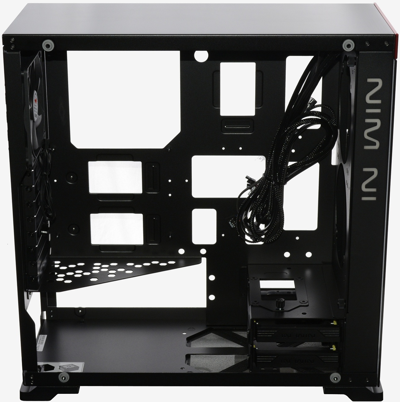 In Win 805 Case Review > Internal Design | TechSpot