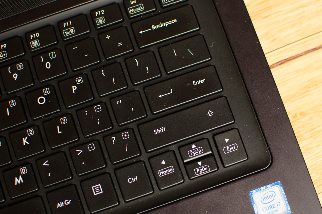 Gigabyte P34W v5 Gaming Laptop Review > Display, Keyboard and Trackpad ...