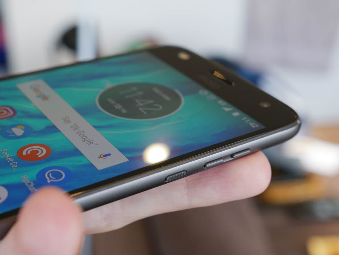 Motorola Moto Z2 Play Review > Tough Sell for the Price | TechSpot