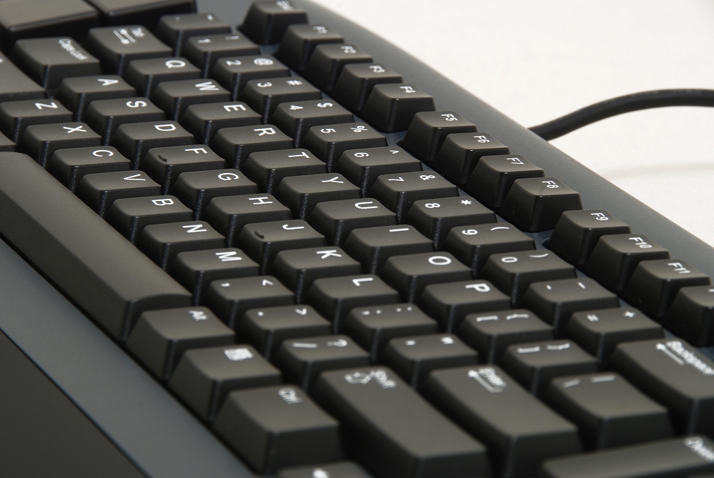 OCZ Sabre OLED Gaming Keyboard review Photo Gallery - TechSpot