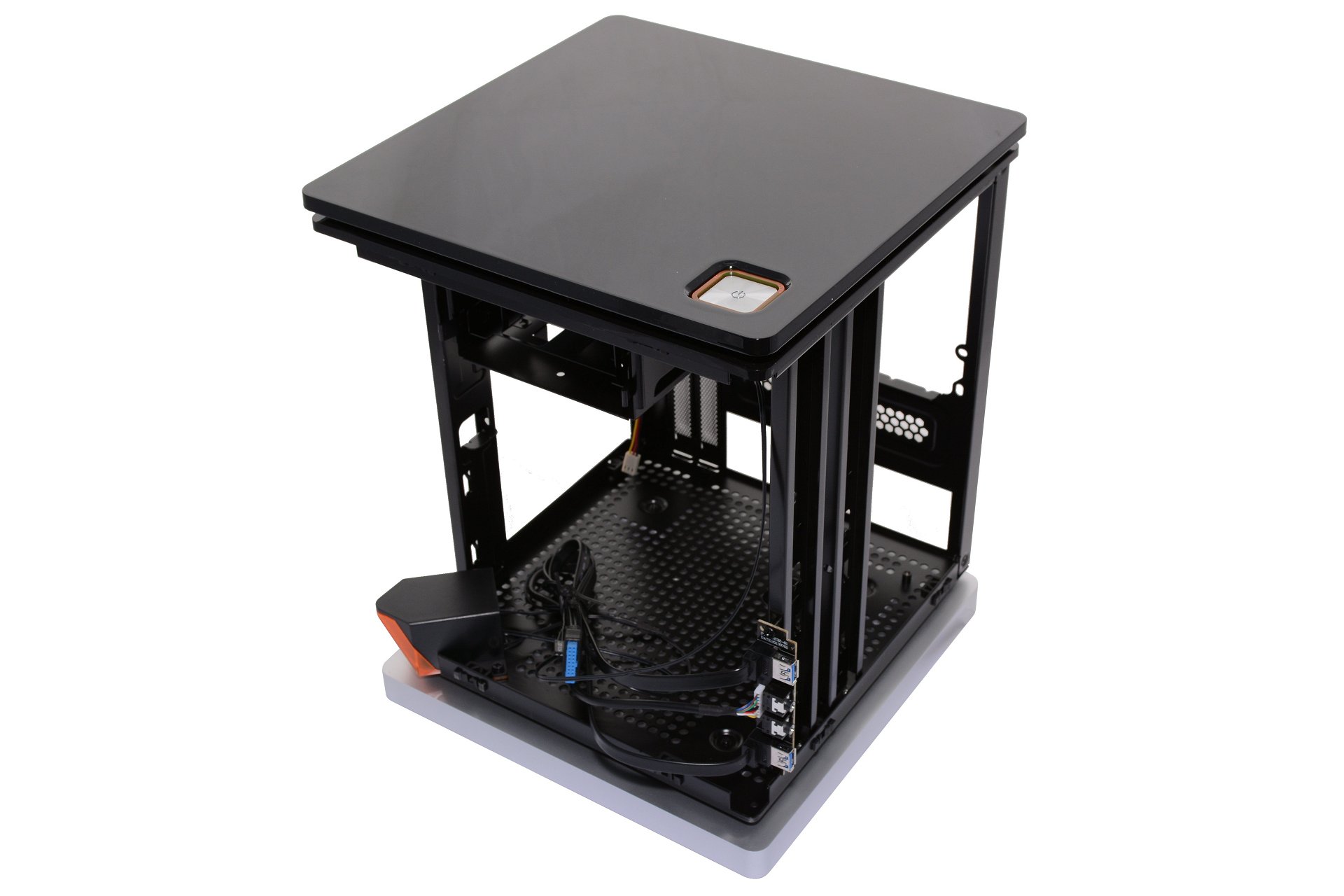 Xigmatek Nebula Case Review Photo Gallery - TechSpot