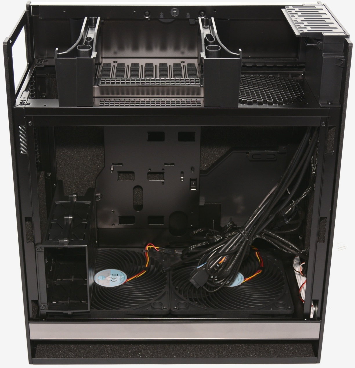 Silverstone Fortress FT05 Mid-Tower Case Review > FT05 Internal Design ...