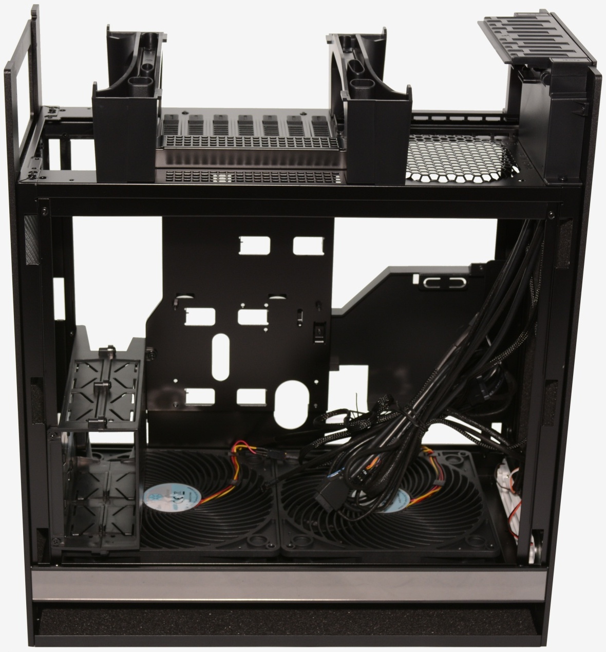 Silverstone Fortress FT05 Mid-Tower Case Review > FT05 Internal Design ...