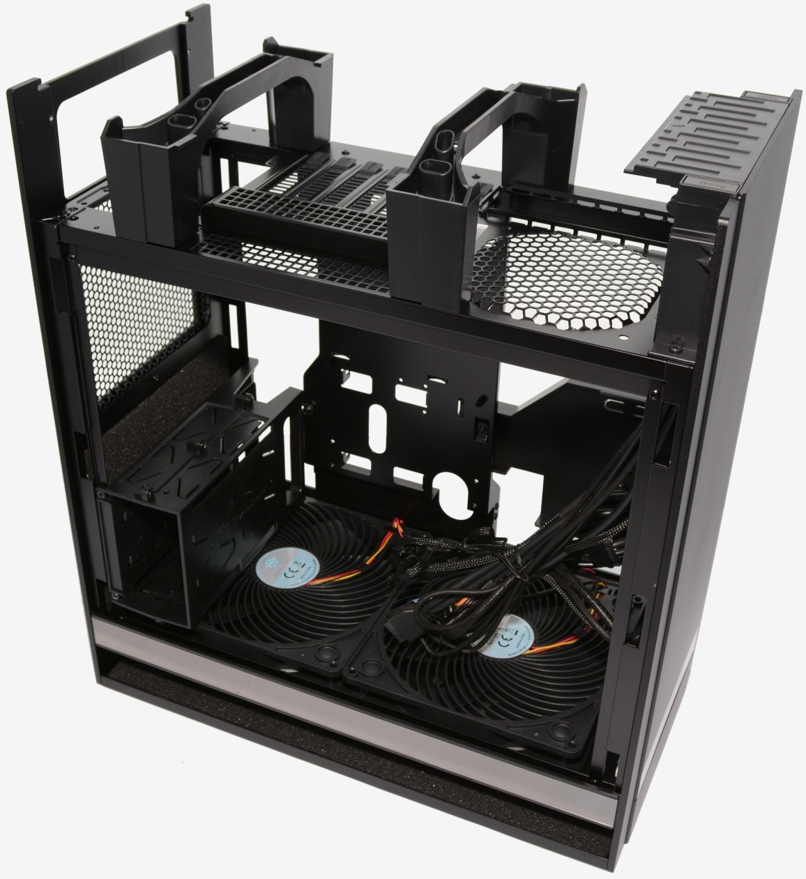 Silverstone Fortress FT05 Mid-Tower Case Review > FT05 Internal Design ...