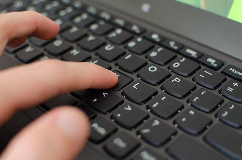 Lenovo ThinkPad Helix Review > Display, Ultrabook Keyboard Dock | TechSpot