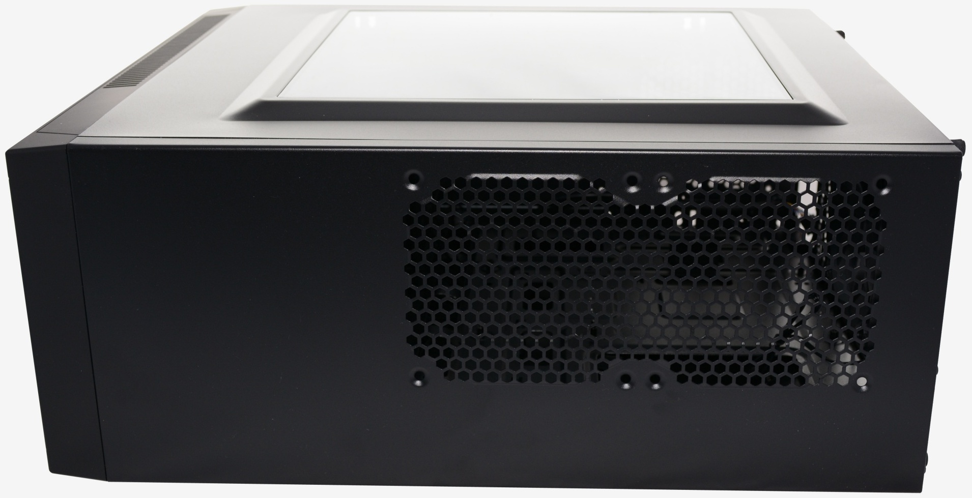 3-Way Budget Mid-Tower PC Case Shootout > Corsair Carbide 100R | TechSpot