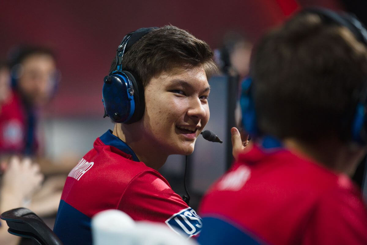 17-year-old Overwatch pro becomes league's highest-paid player after ...