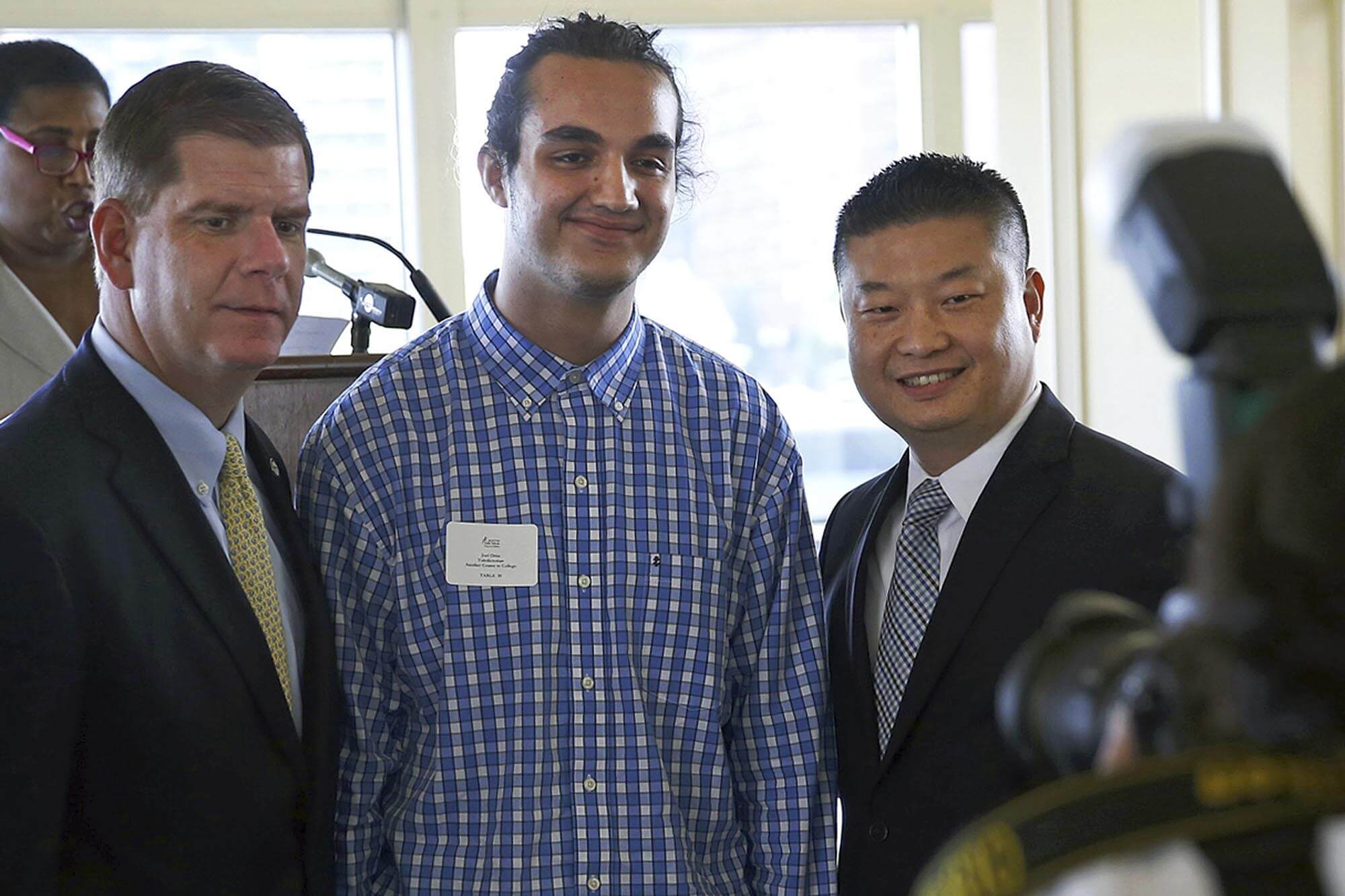 Hacker receives 10-year plea deal for $5 million SIM-swapping scam ...