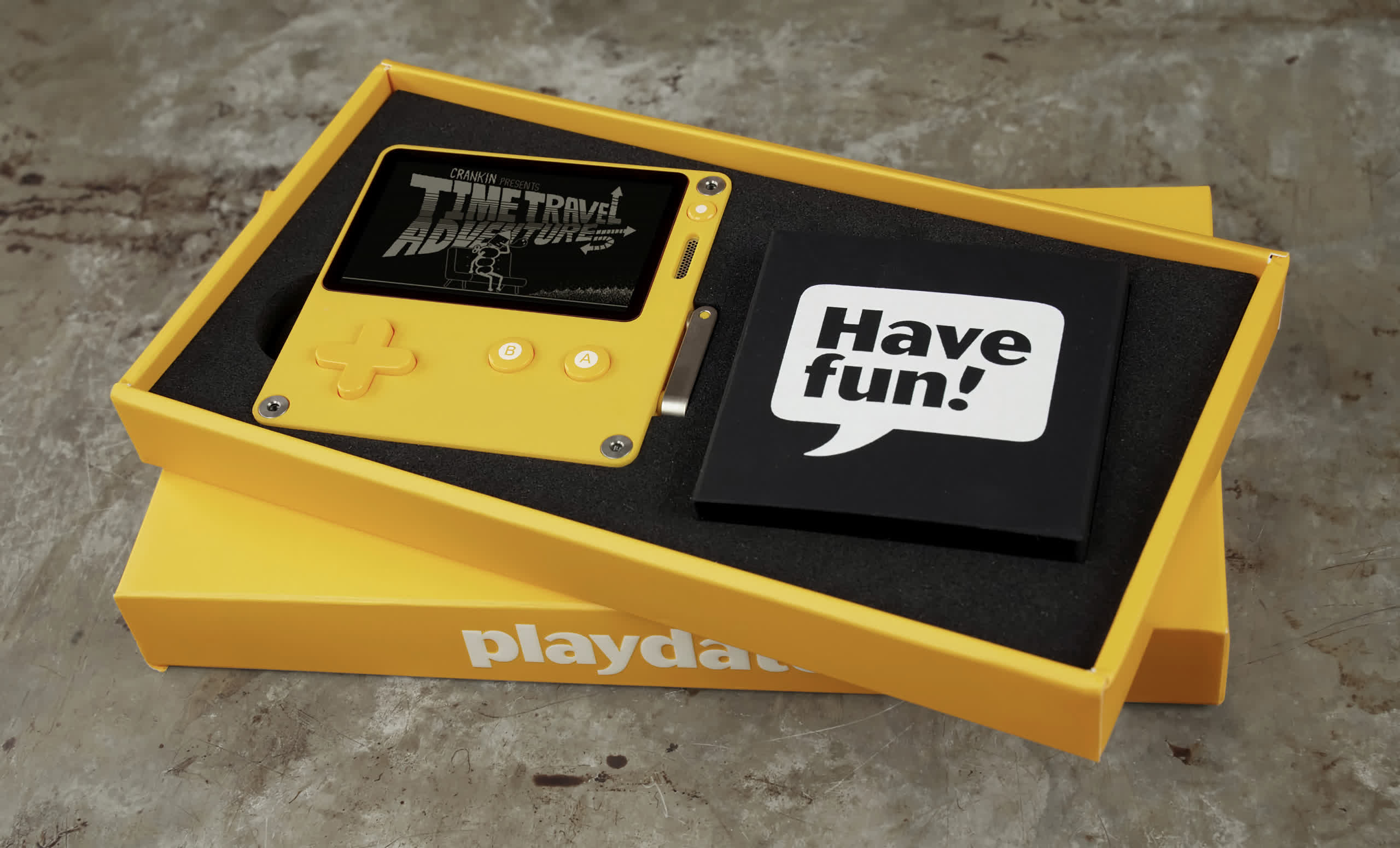 Playdate, the retro handheld with a crank, won't ship until 2021 | TechSpot