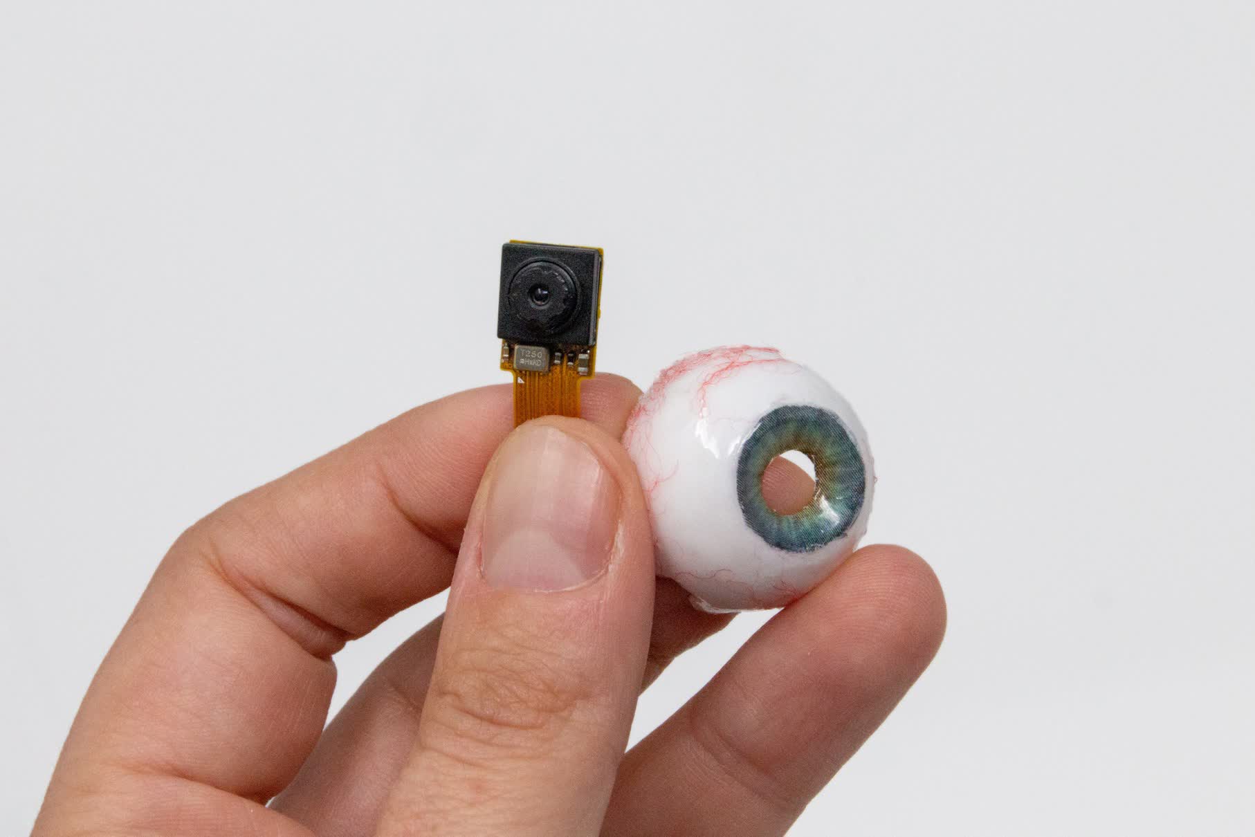 Human eyeball-mimicking webcam is the stuff of nightmares | TechSpot