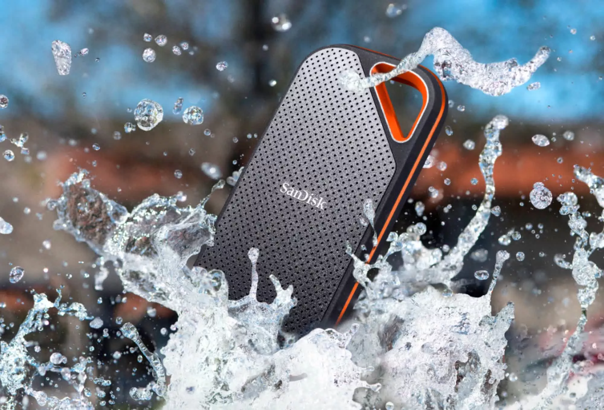 Western Digital announces world's first 8TB SD card and 16TB external ...