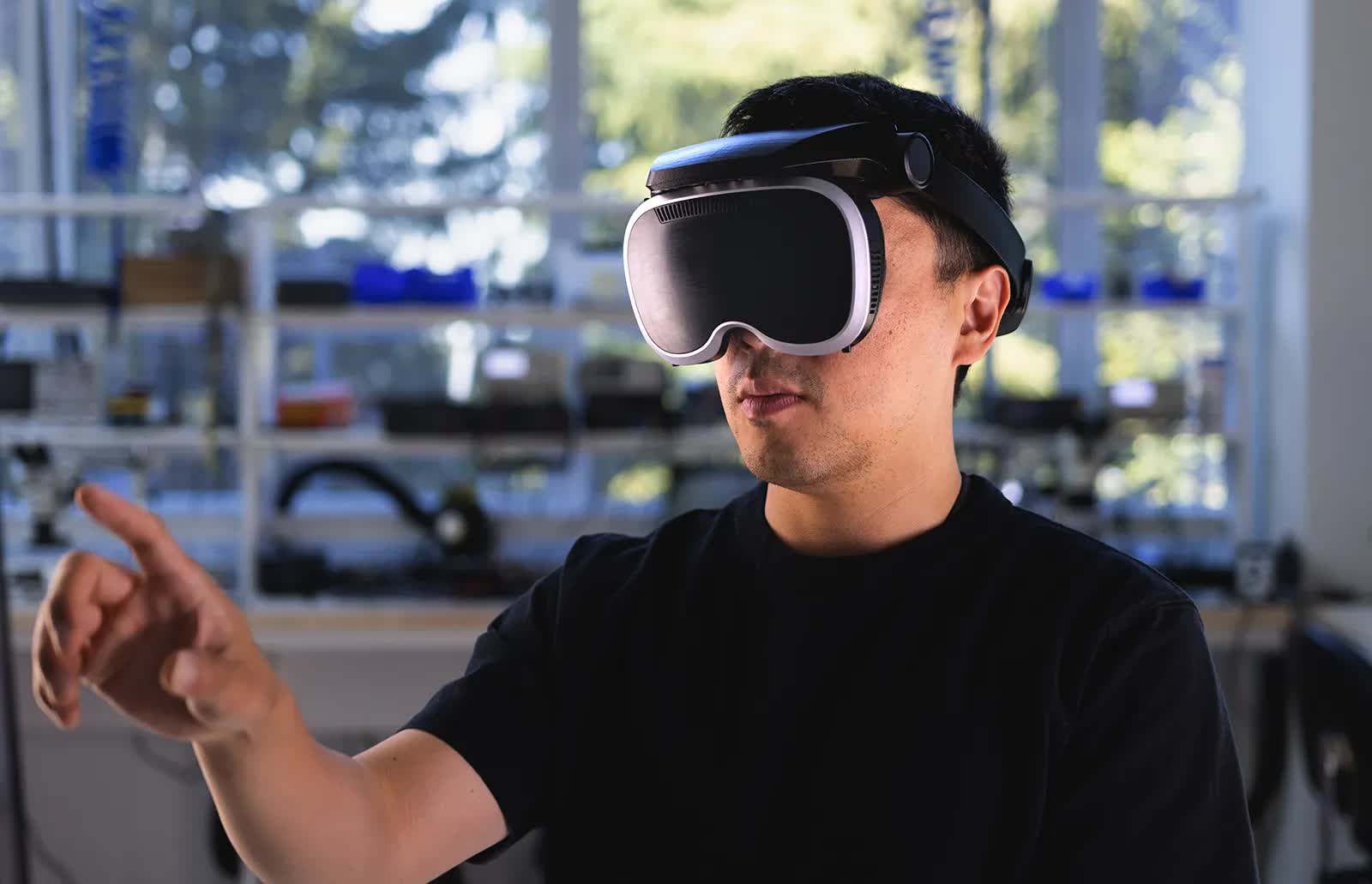 Meta's massive prototype headset could offer the most realistic VR ...