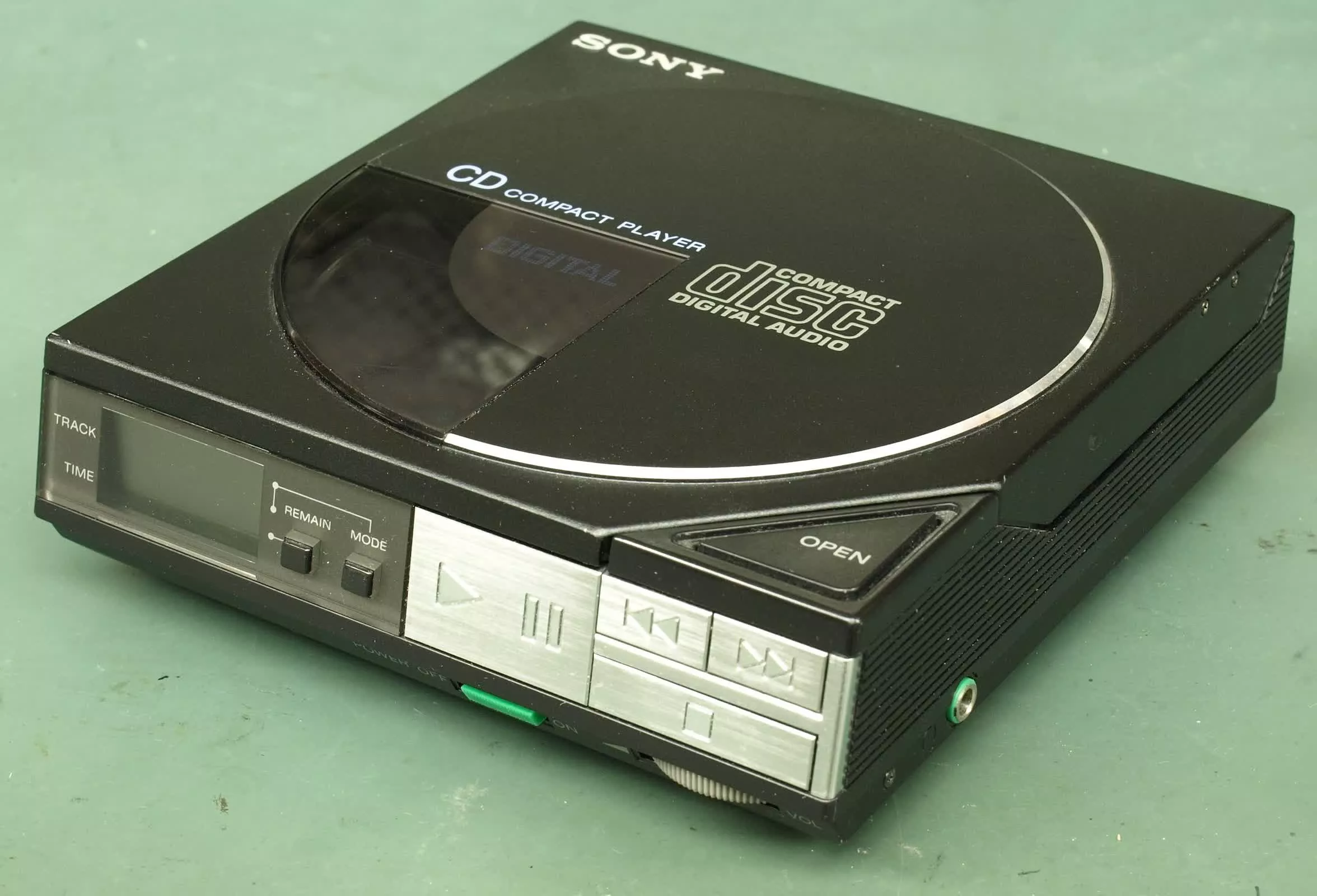 The CD turns 43: The format that changed music forever | TechSpot