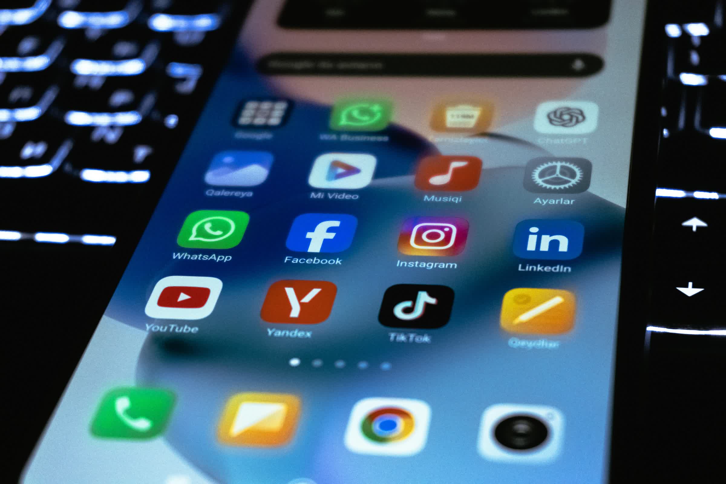 Former employee accuses Meta of inflating ad metrics and sidestepping ...