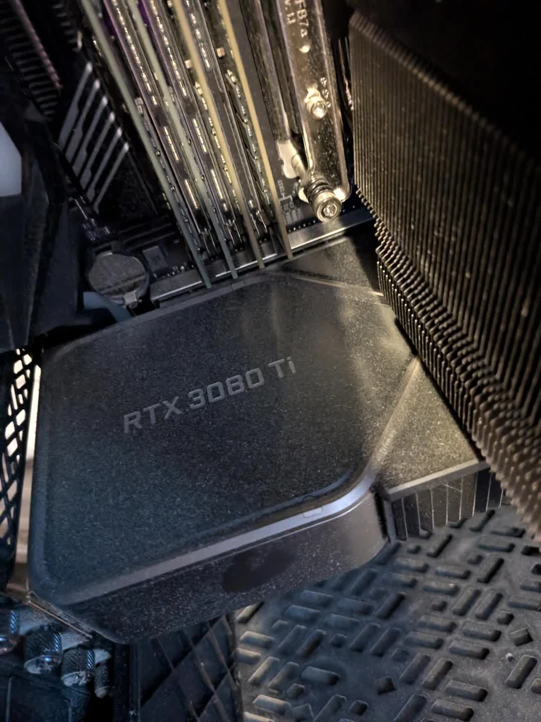 Redditor buys $23 PC case, finds RTX 3080 Ti, Threadripper 3960X, and ...