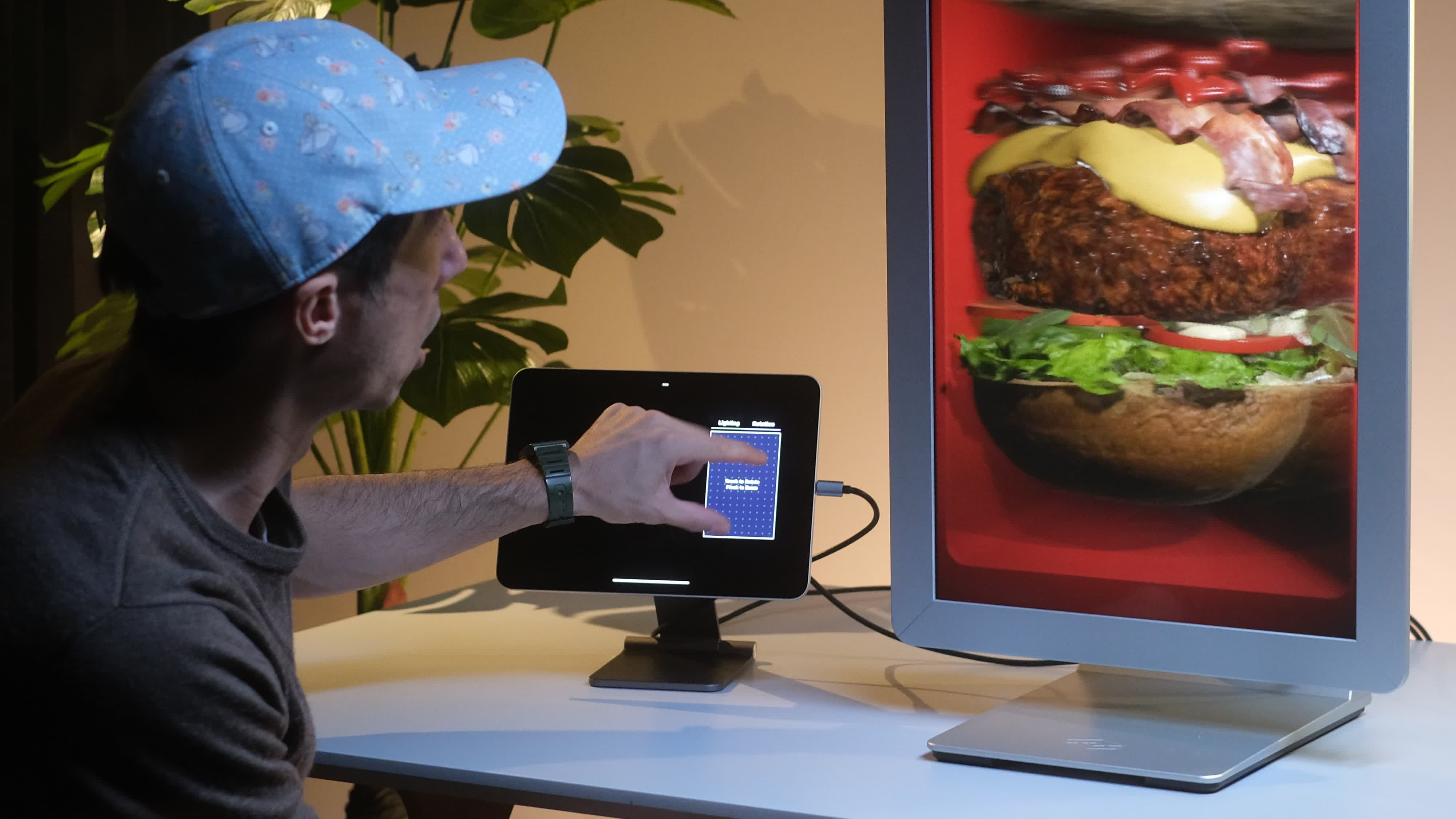 Looking Glass debuts high-resolution 3D holographic displays, no ...