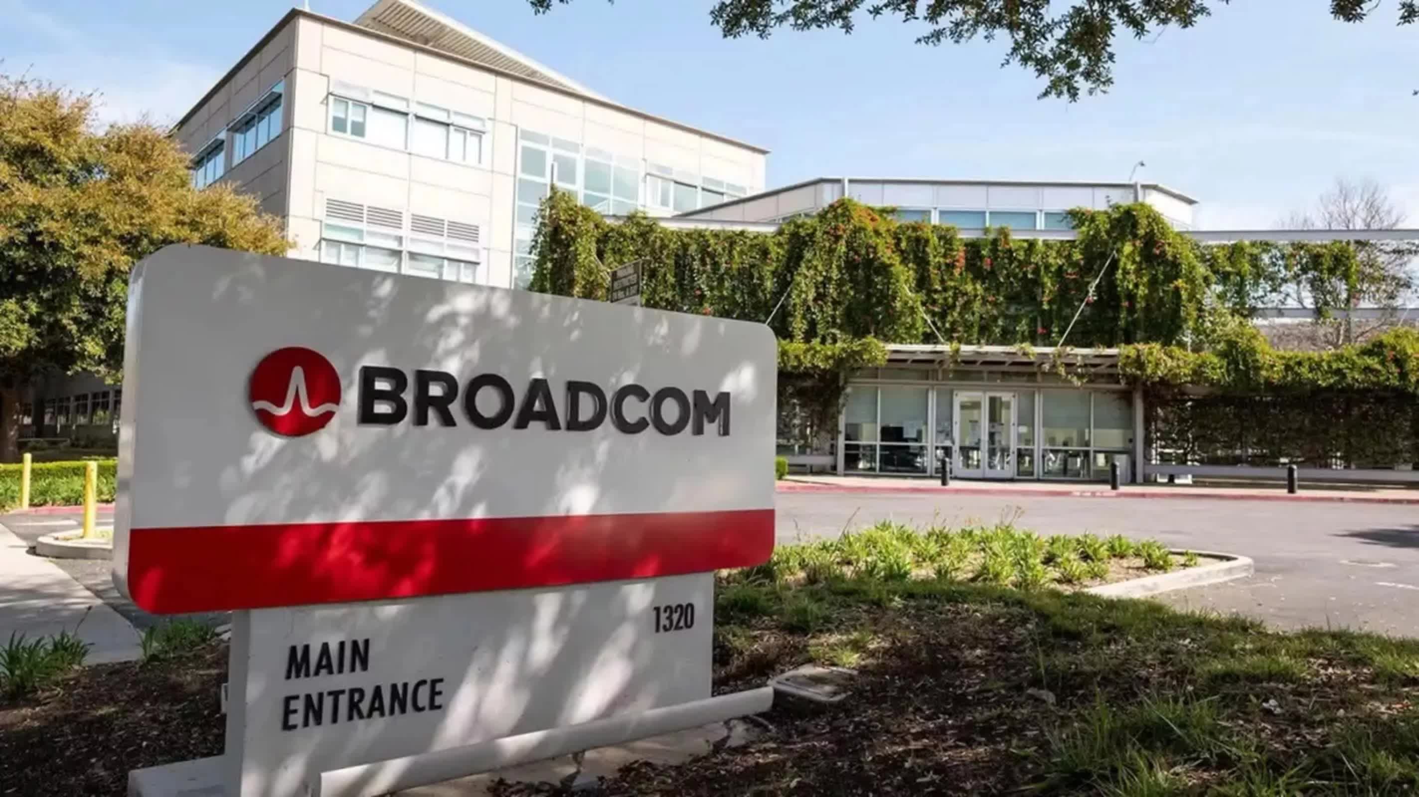 OpenAI and Broadcom team up on $10 billion custom AI chip deal | TechSpot