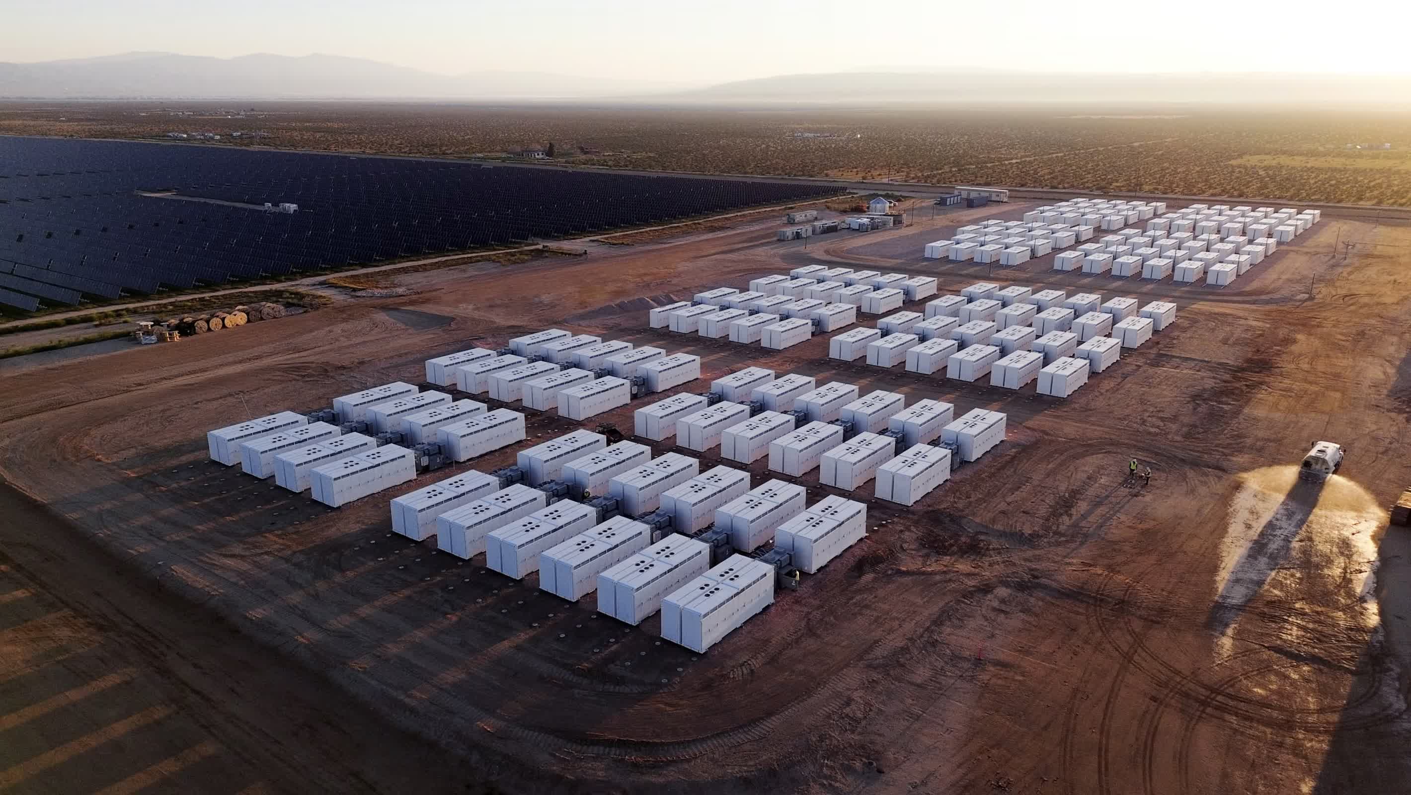 Container-sized batteries are powering the next global energy ...