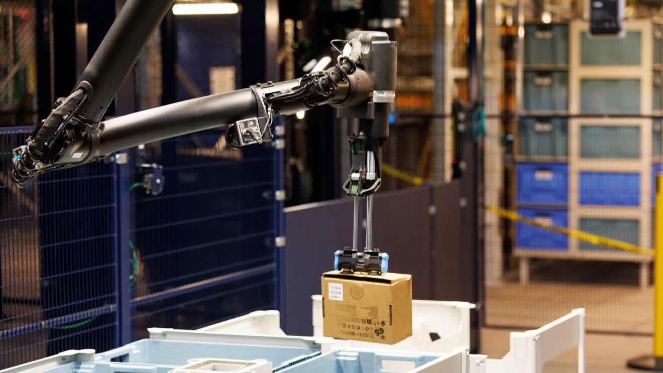 Amazon says its robots aren't taking human jobs, while unveiling more ...