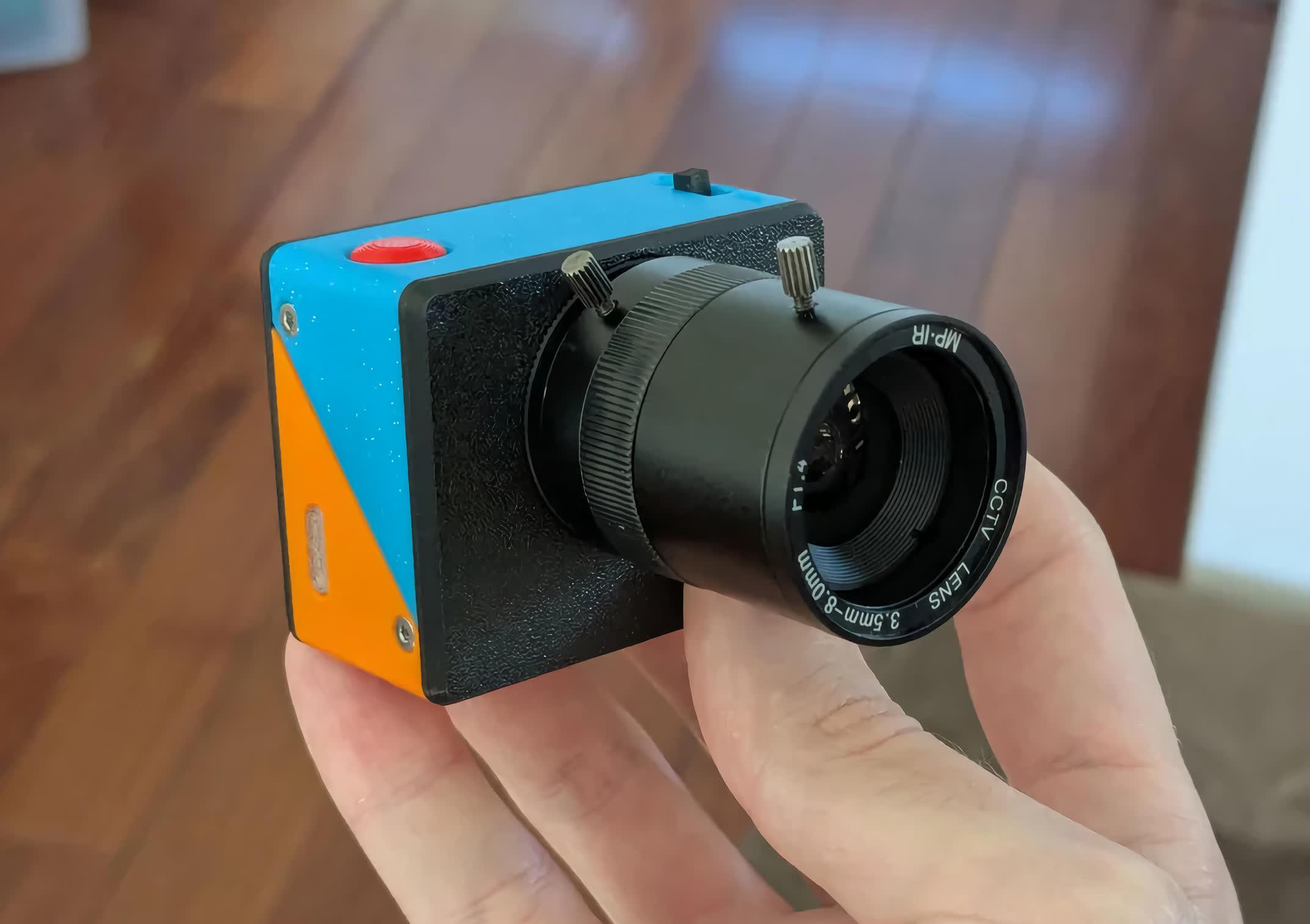 Hobbyist builds lo-fi camera from an old optical mouse | TechSpot