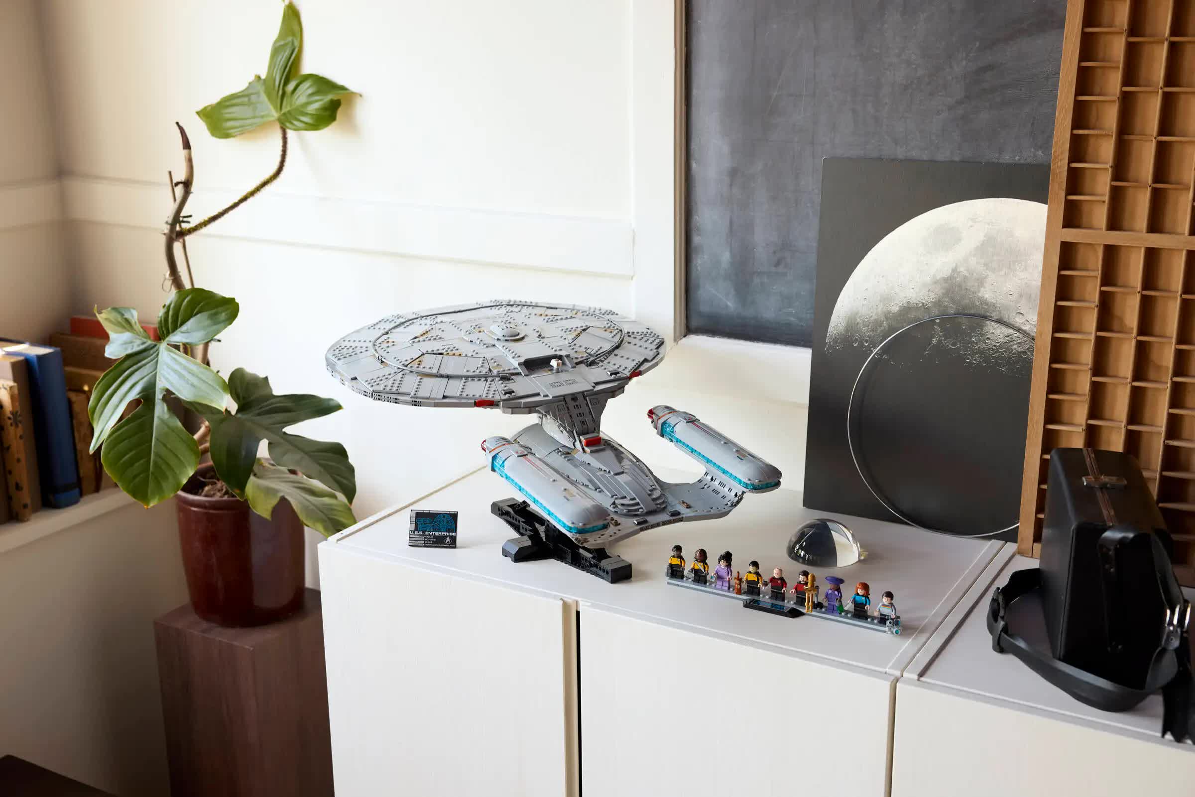 Star Trek TNG fans, make it build: Lego reveals the $400 USS Enterprise ...