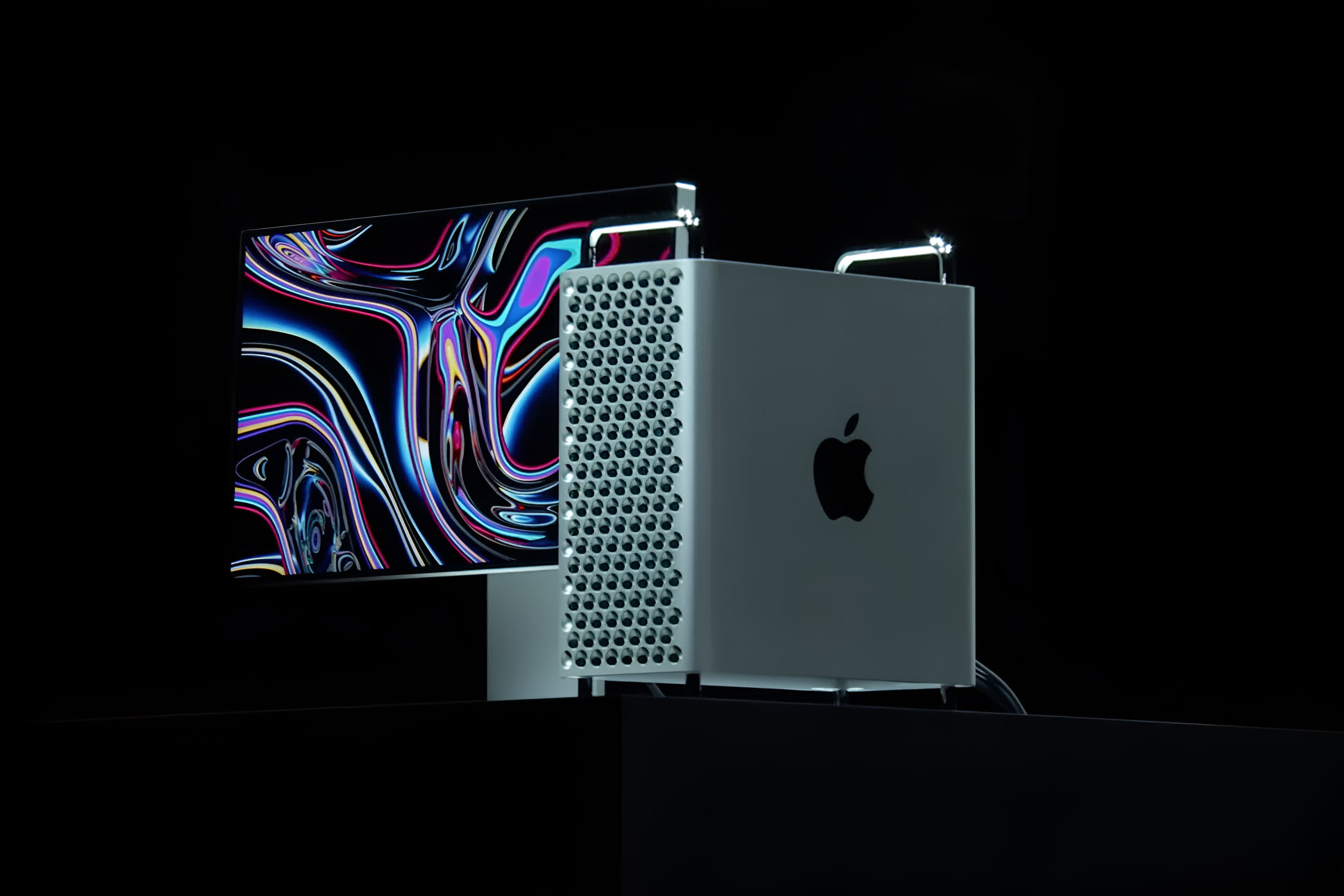 Apple puts Mac Pro "on the back burner" as it focuses on faster ...