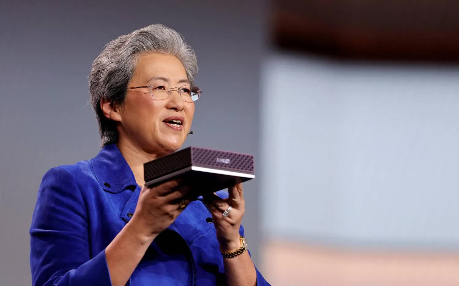 AMD CEO Lisa Su says AI isn't a bubble and predicts 5 billion users by ...