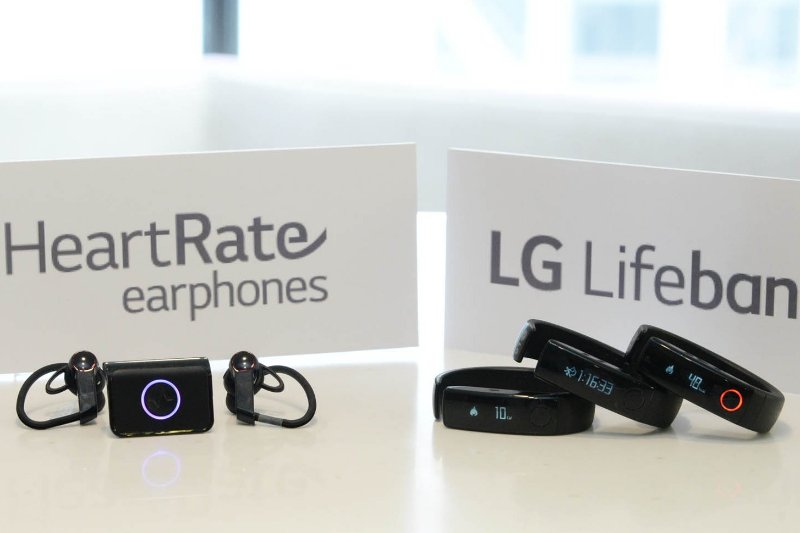 LG to launch Lifeband Touch health tracker and HeartRate earphones on ...