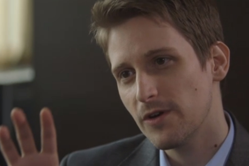 NSA employees regularly pass around intercepted nude shots, says ...
