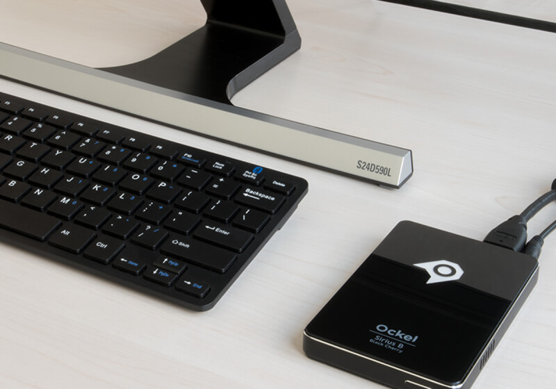 This iPhone-sized PC lets you compute on the move | TechSpot