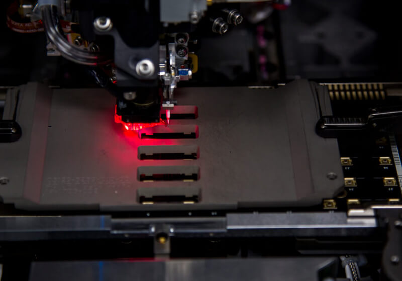 Apple puts $390 million toward US manufacturing of lasers | TechSpot