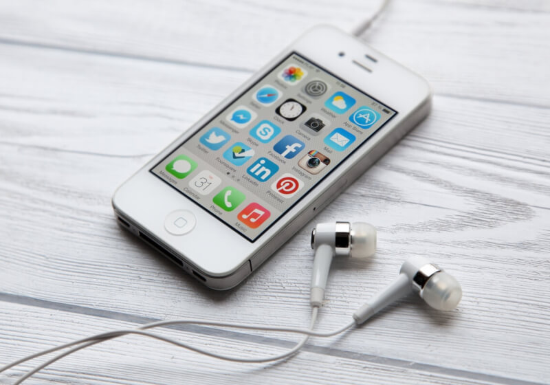 Apple's 2020 iPhones may bring back the boxy design of the iPhone 4 ...