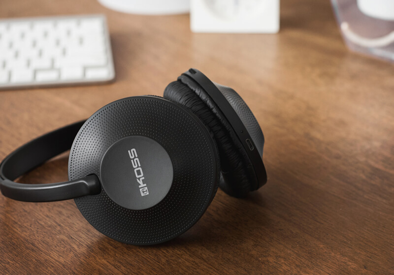 Apple files countersuit against stereo headphone inventor Koss | TechSpot Apple files countersuit against stereo headphone inventor Koss | TechSpot