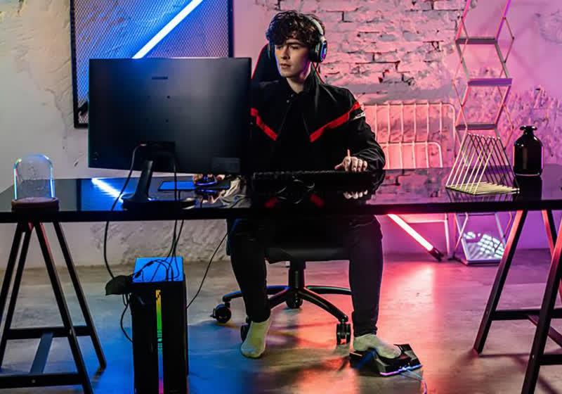 Take a look at MSI's $600 gaming foot pedal | TechSpot