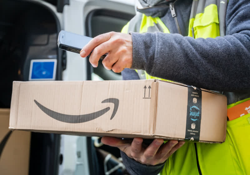 Amazon is hiring 75,000 additional employees, with an average starting ...