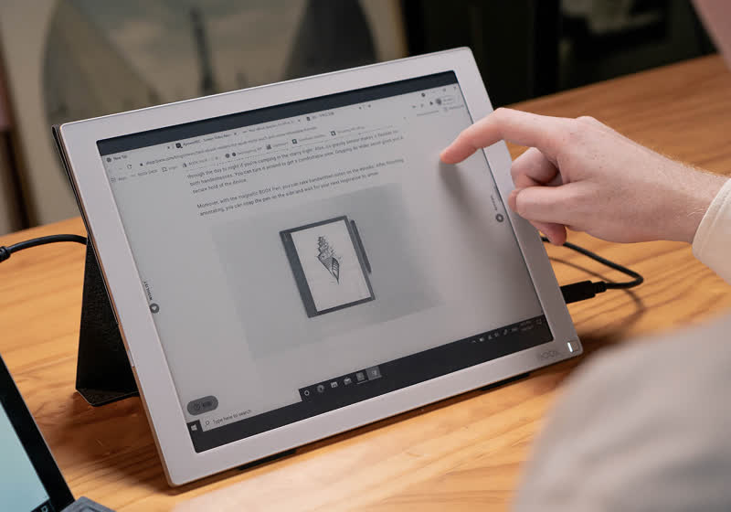 Onyx made a portable E-Ink monitor that can be yours for $800 | TechSpot