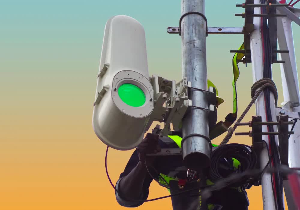 Alphabet's Project Taara beamed 700TB of fiber-like Internet with 99.9 ...