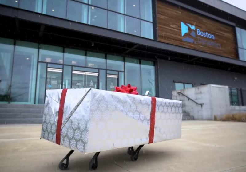 Boston Dynamics' Spot celebrates the holidays with a Solid Snake ...