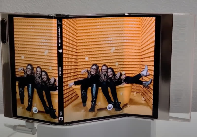 New patent reveals more of Samsung's triple-display folding phone ...