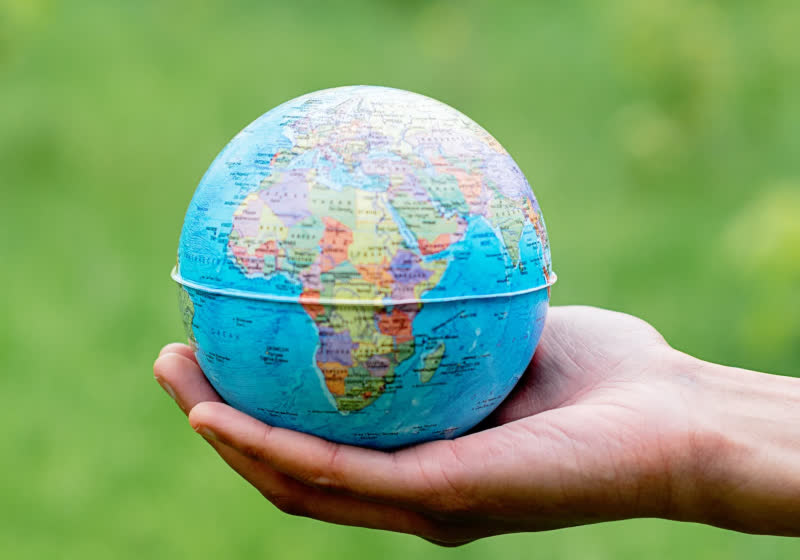 This interactive map highlights the most famous people from your ...