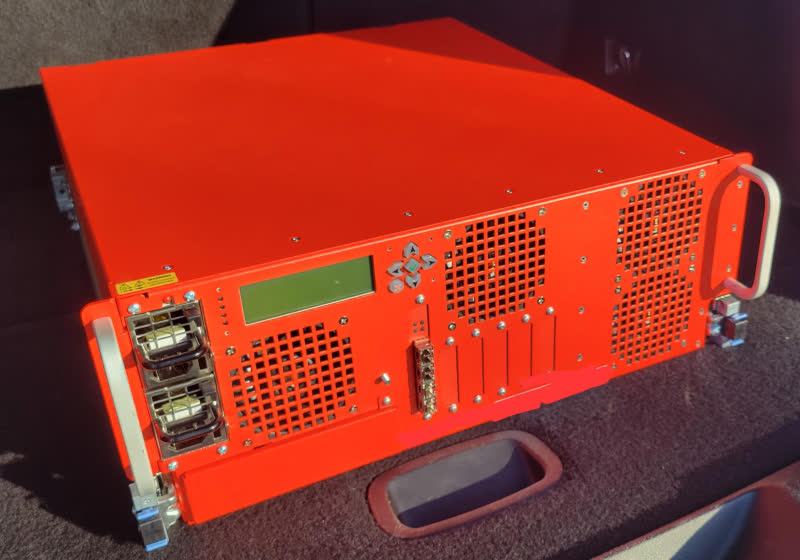Reddit user acquires decommissioned Netflix cache server, finds 36 hard ...