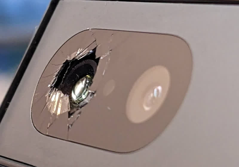 Users report Pixel 7 camera glass spontaneously shattering without ...