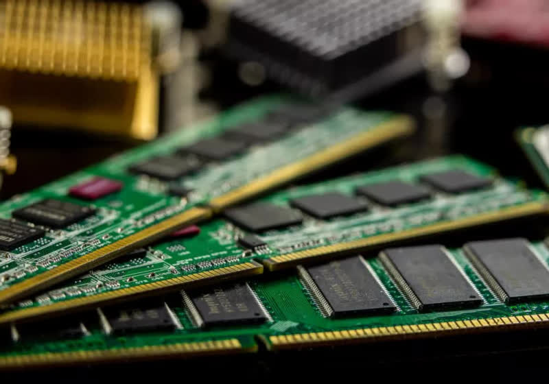 Samsung scales back memory chip production as profit craters | TechSpot