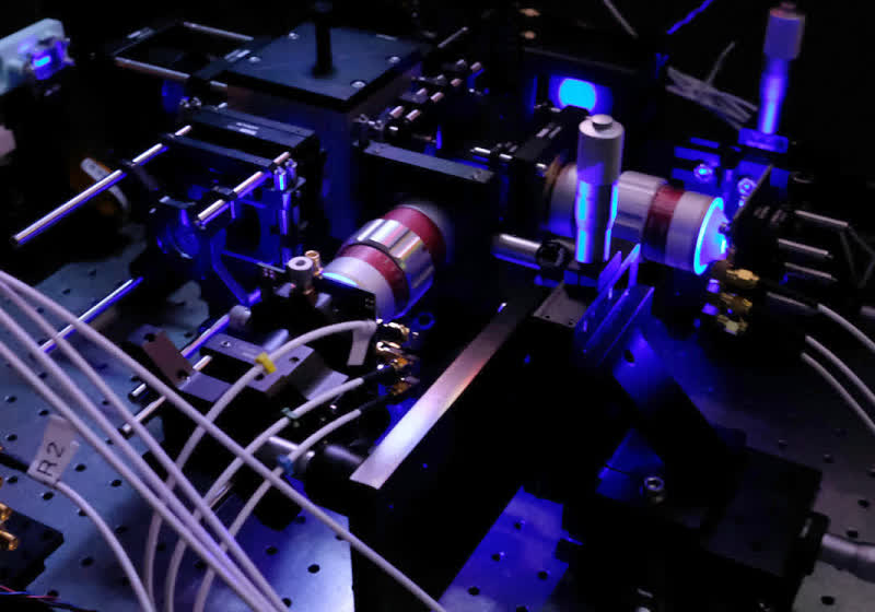 Microsoft has an analog optical computer that doesn't use transistors ...