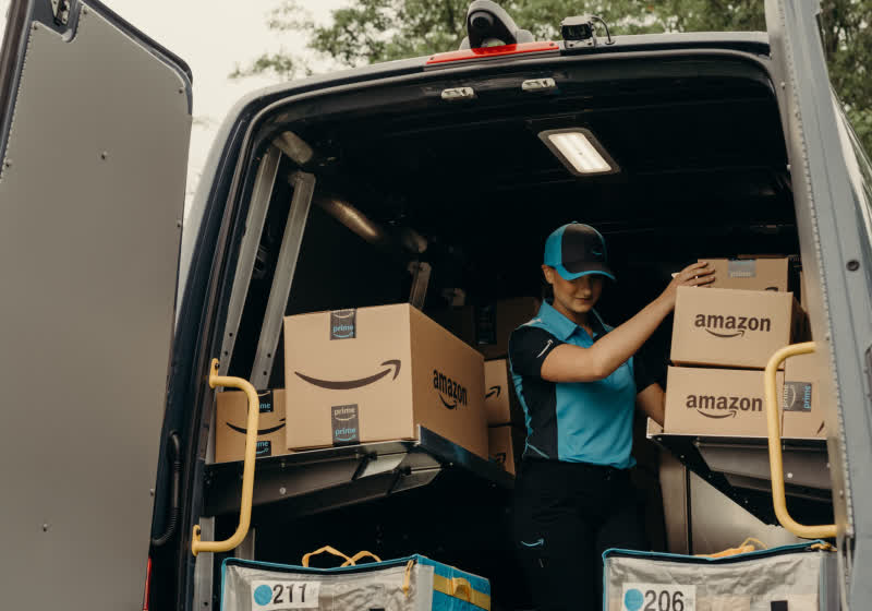 Amazon in-van surveillance under fire as videos appear on Reddit | TechSpot