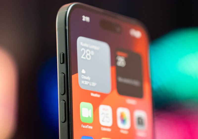 Apple iPhone 17 lineup to adopt smoother "Pro" display tech | TechSpot