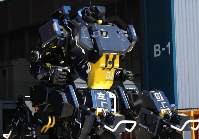 Beyond Gundam: Japan's $2.7 million real-life mech robot is available ...