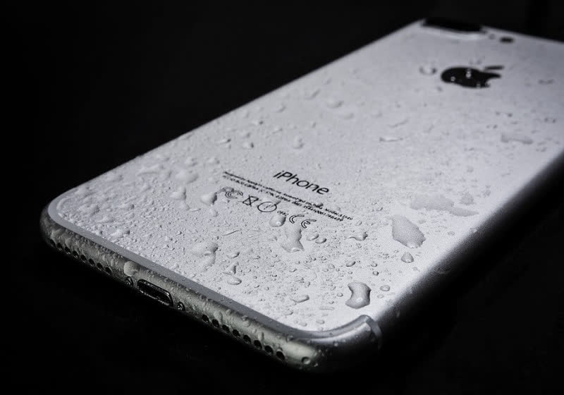 Apple advises against using rice to dry wet iPhones, offers better tips ...