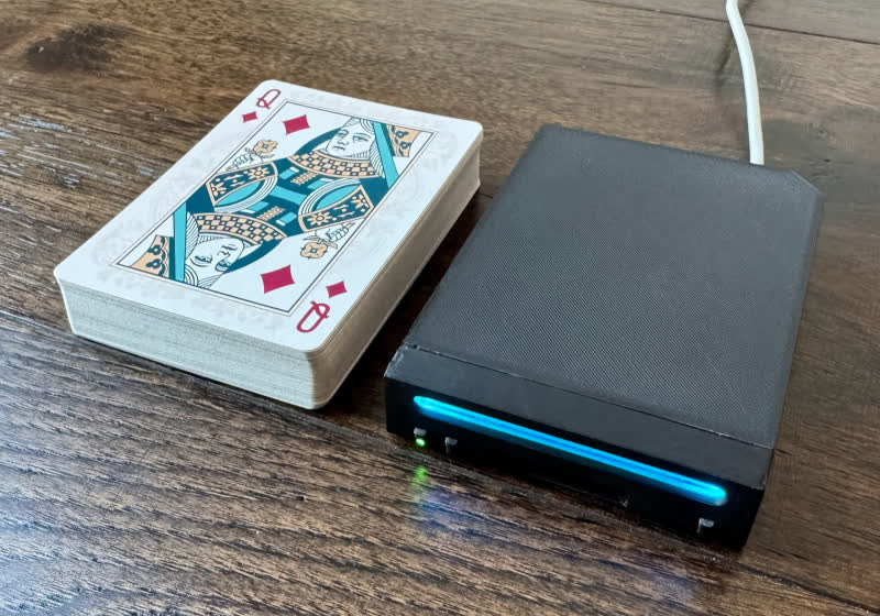 Modder builds a Nintendo Wii the size of a deck of cards | TechSpot