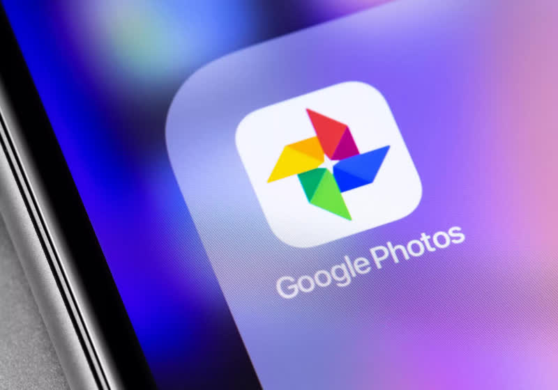 You can move your entire Google Photos library to iCloud with a few ...